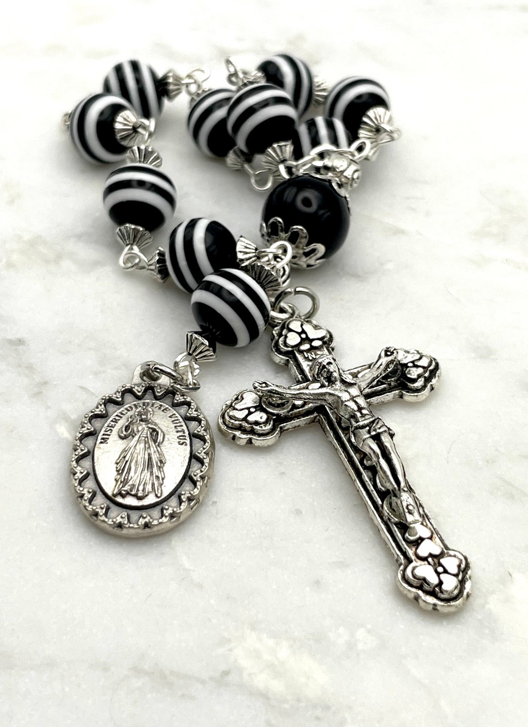 Divine Mercy Jesus I Trust in You Latin Inscription Devotional Medal ...