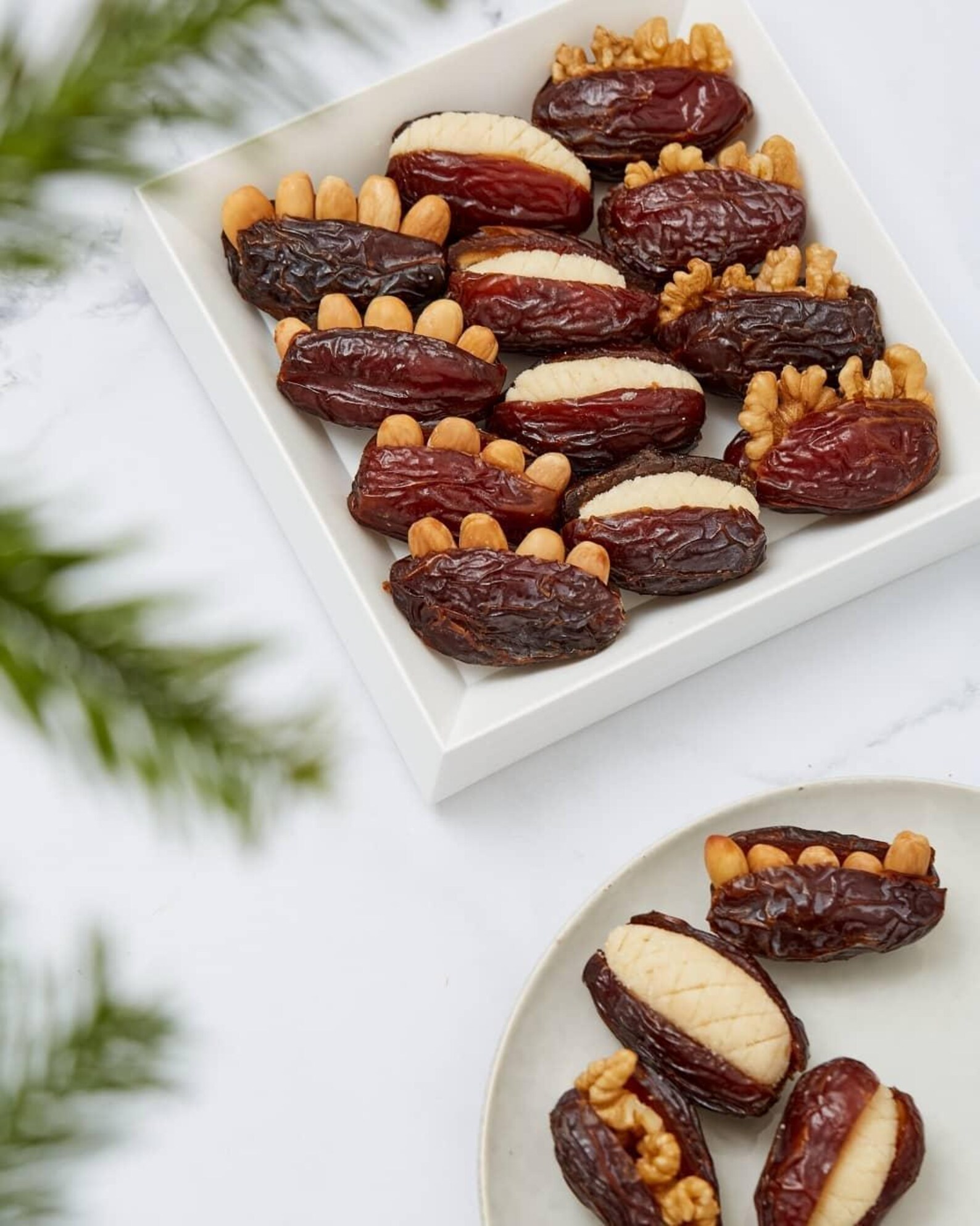 Délicieuses Dattes Medjool Du Maroc Fourrées Aux Amandes Ou Aux Noix Ou ...