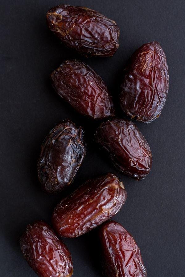 Délicieuses Dattes Medjool Du Maroc Fourrées Aux Amandes Ou Aux Noix Ou ...