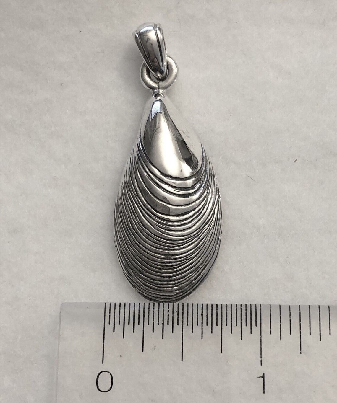 Sterling Silver Mussel Shell Pendant - Etsy