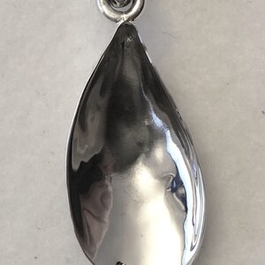 Sterling Silver Mussel Shell Pendant - Etsy