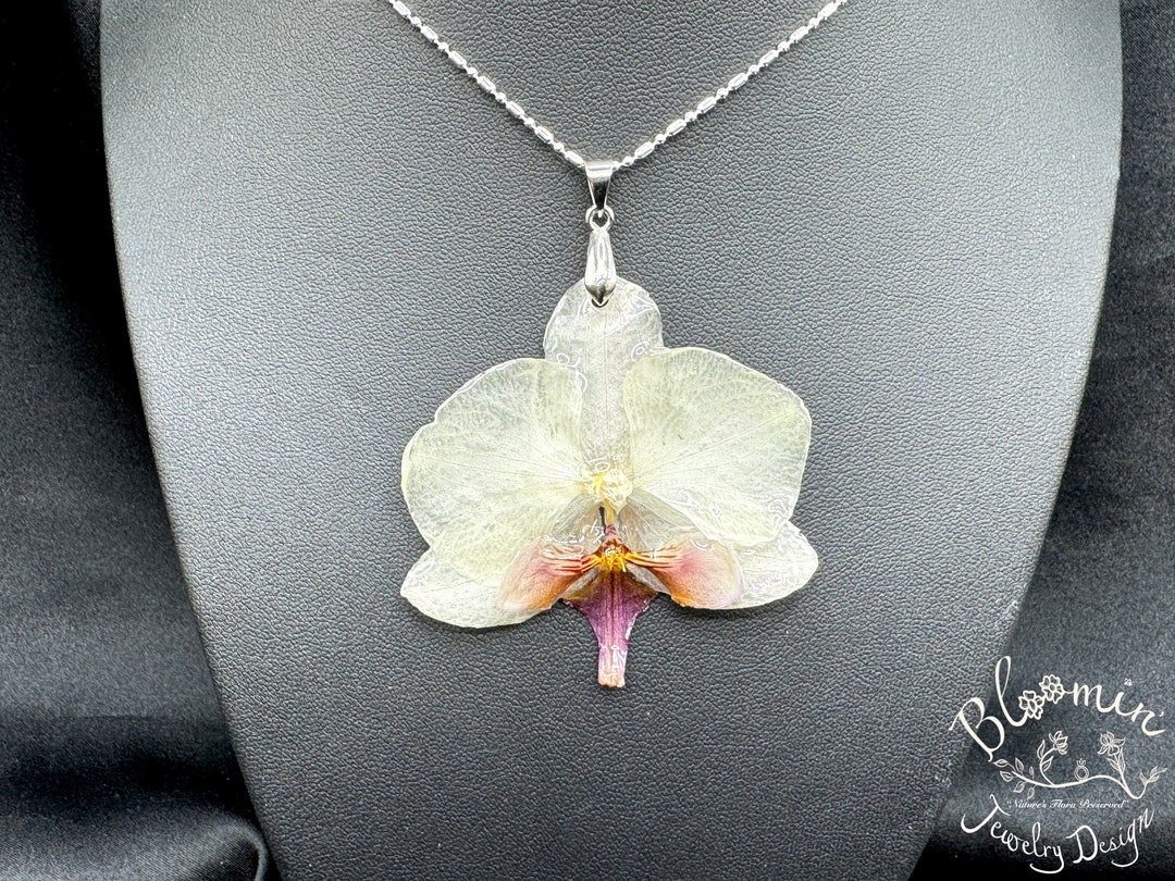 REAL ORCHID Flower Necklace. Cream With Purple Phalaenopsis Orchid ...