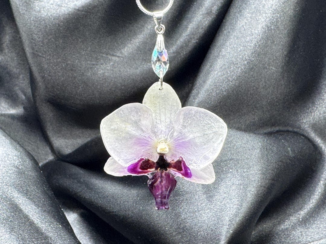 Charming White & Purple Blush REAL ORCHID Flower Necklace W/ Aurora ...