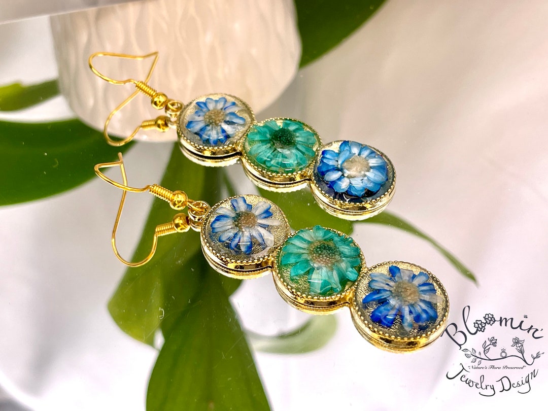 Real Green & Blue Star Flowers on Gold Triple Stack Round Cabochon ...