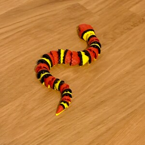 Realistic 3D Printed Mini Fidget Snake Articulating Flexi Sensory Desk ...