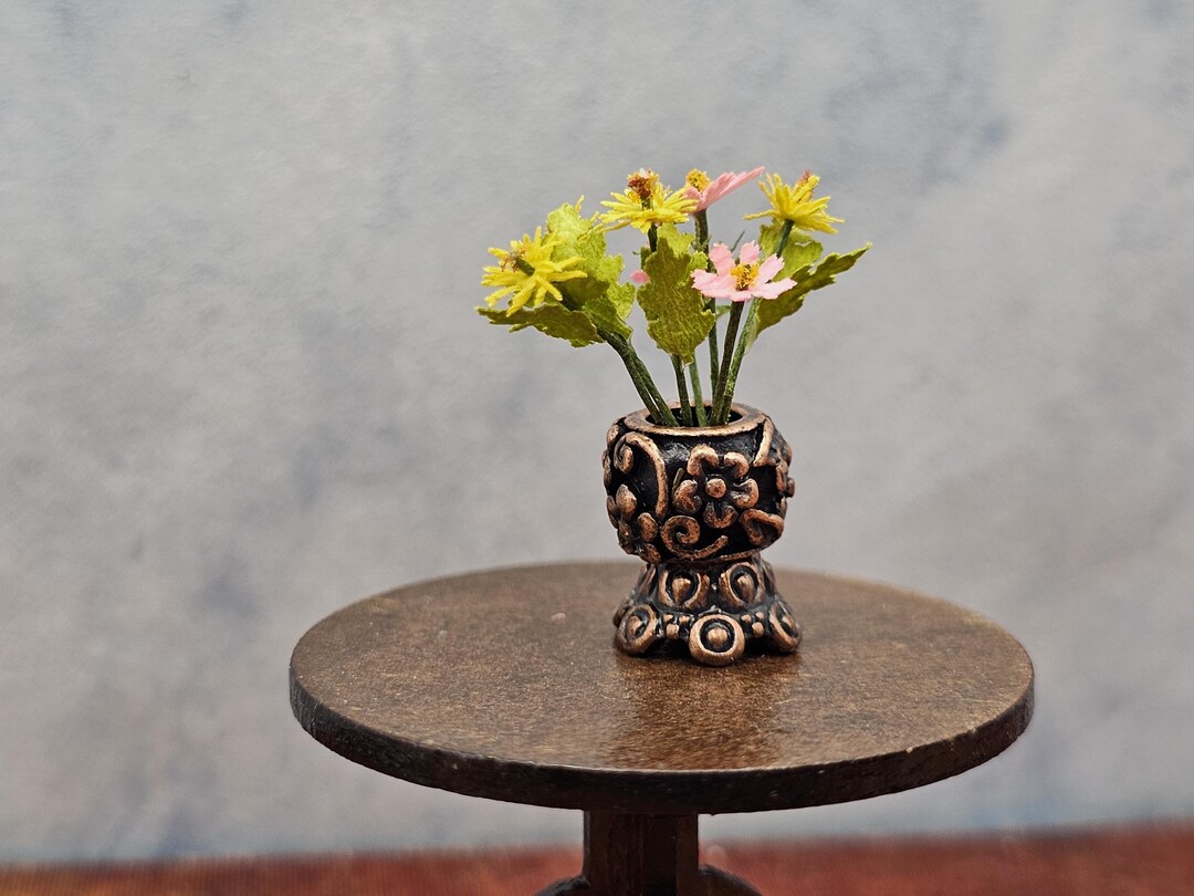 Daisies in Cosmos Copper Vase Hand Made Scale 1:24 1/2 Dollhouse ...
