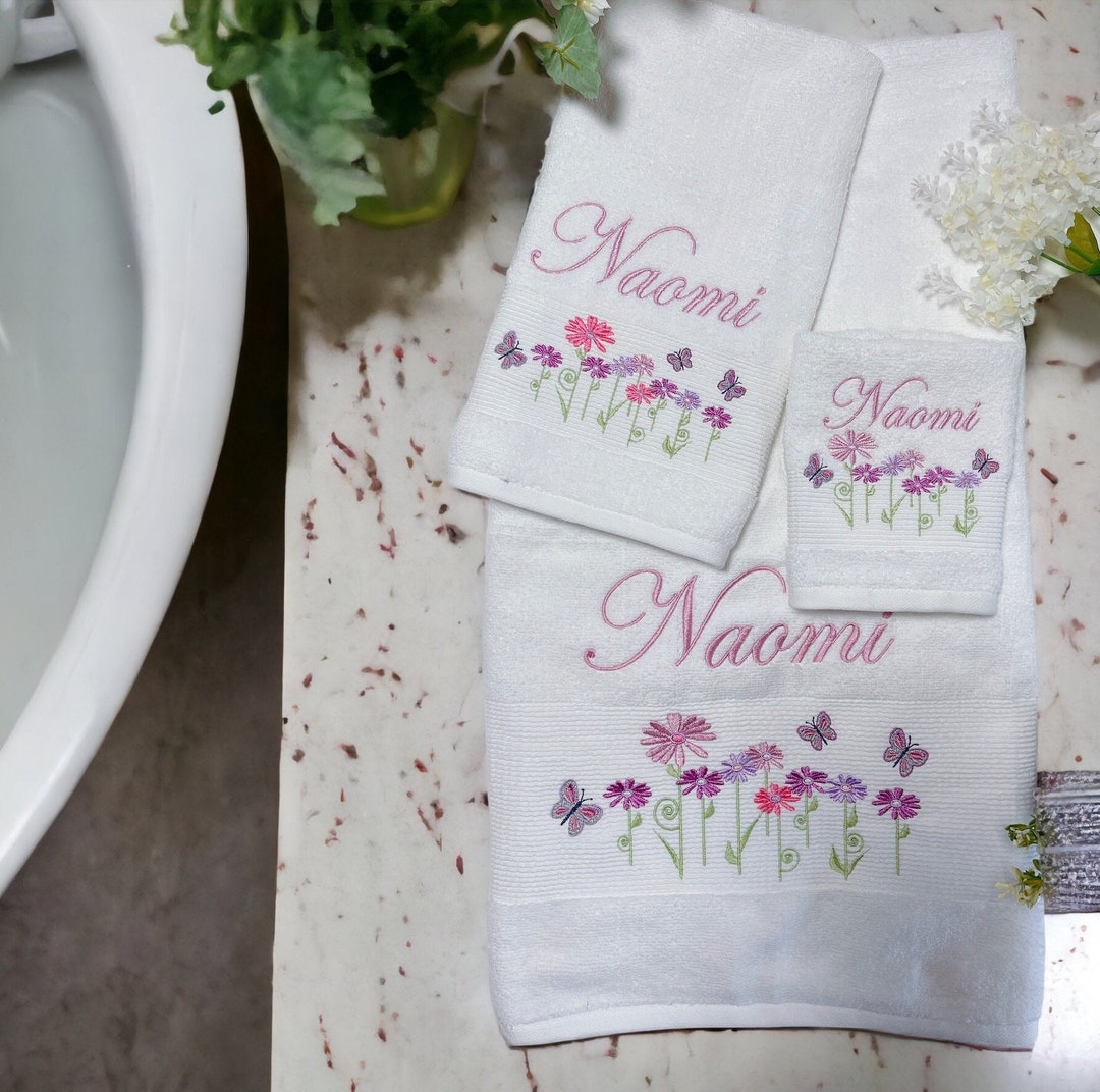 Embroidered Floral Towel Set: Custom Name, Spring Decor - Etsy