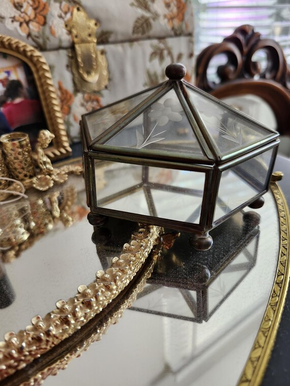 Etched glass trinket box - Gem