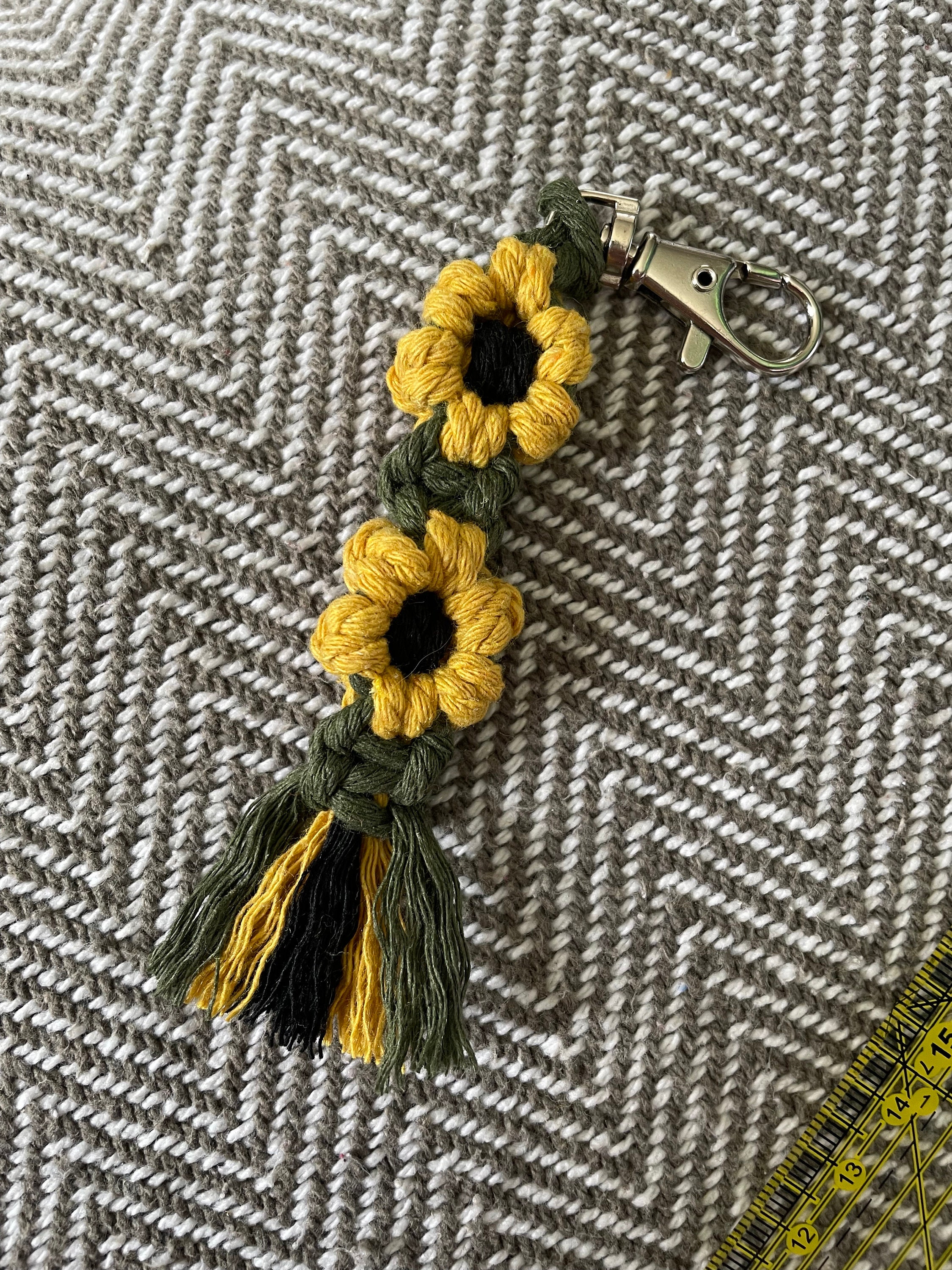 Sunflower Macrame Keyring - Etsy UK