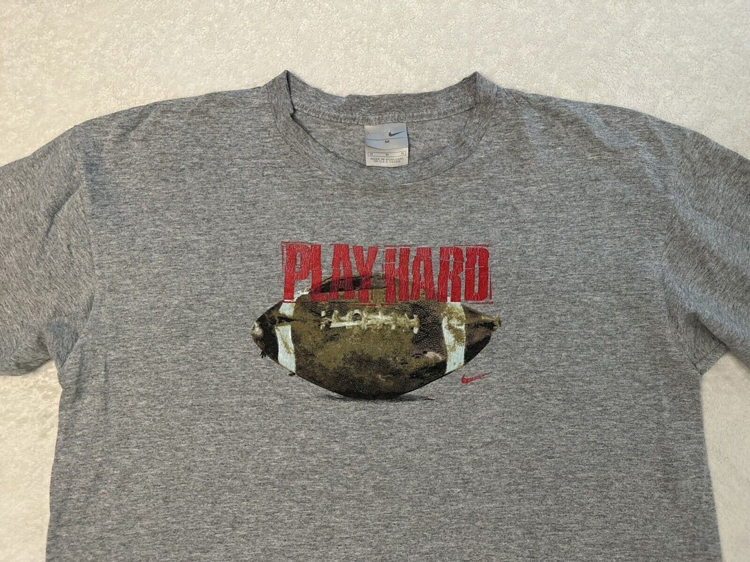Vintage 2000s Y2K Nike Football Play Hard Swoosh Sports T-shirt, Silver ...