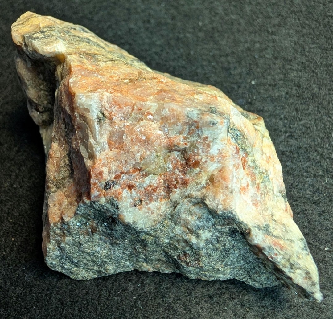 585ct - Ruby "medusa's Maze" Gemstone Core Hidden Amongst Foliated ...