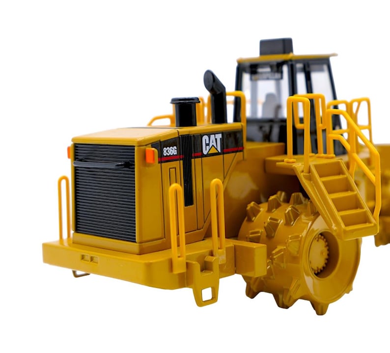 Norscot - Scale 1:50 - Model of Caterpillar Landfill Compactor Mod ...