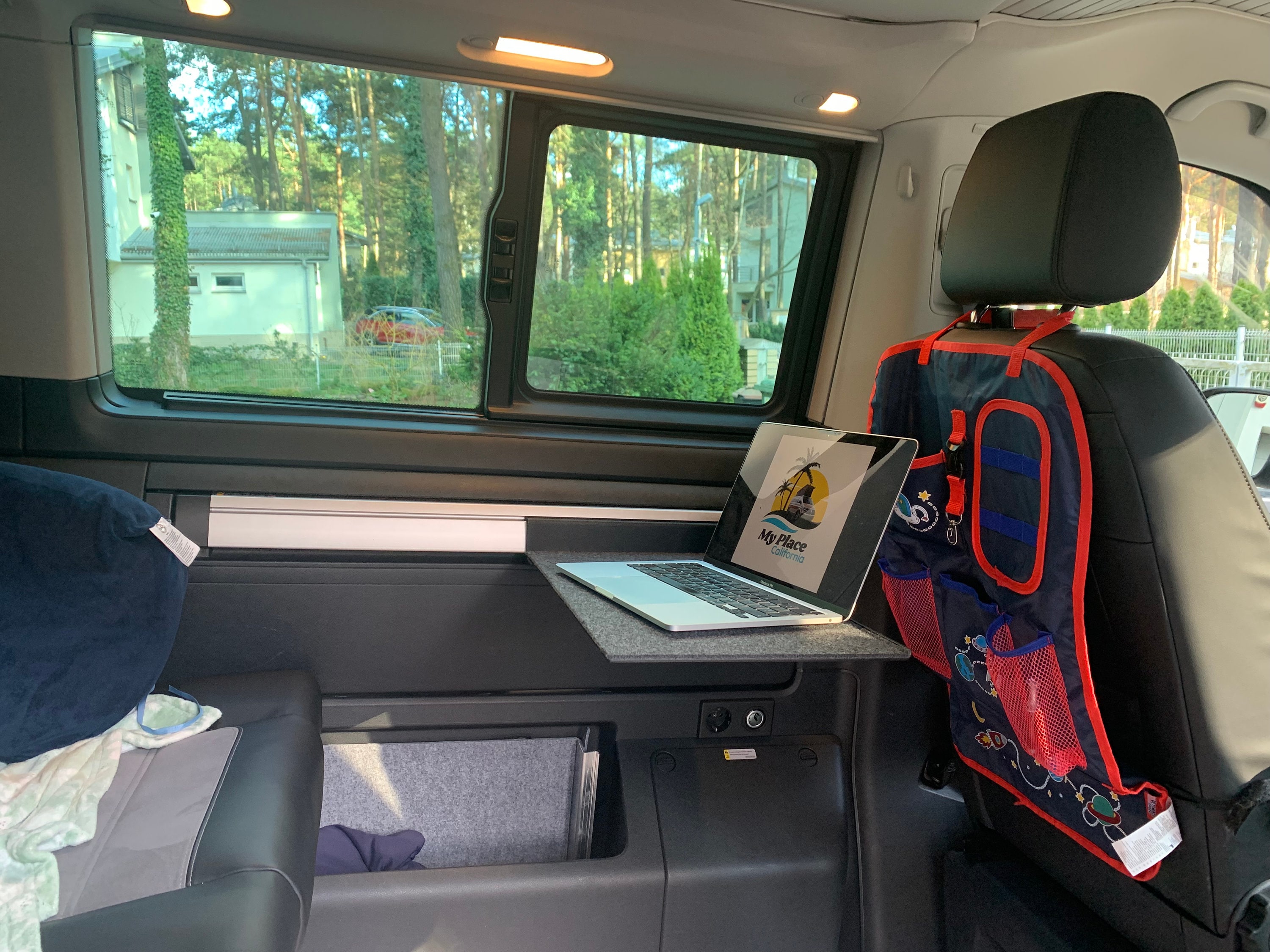 VW California Setup: Shoe Box, Table, Leg Support, Multivan T5 T6 T6.1 ...