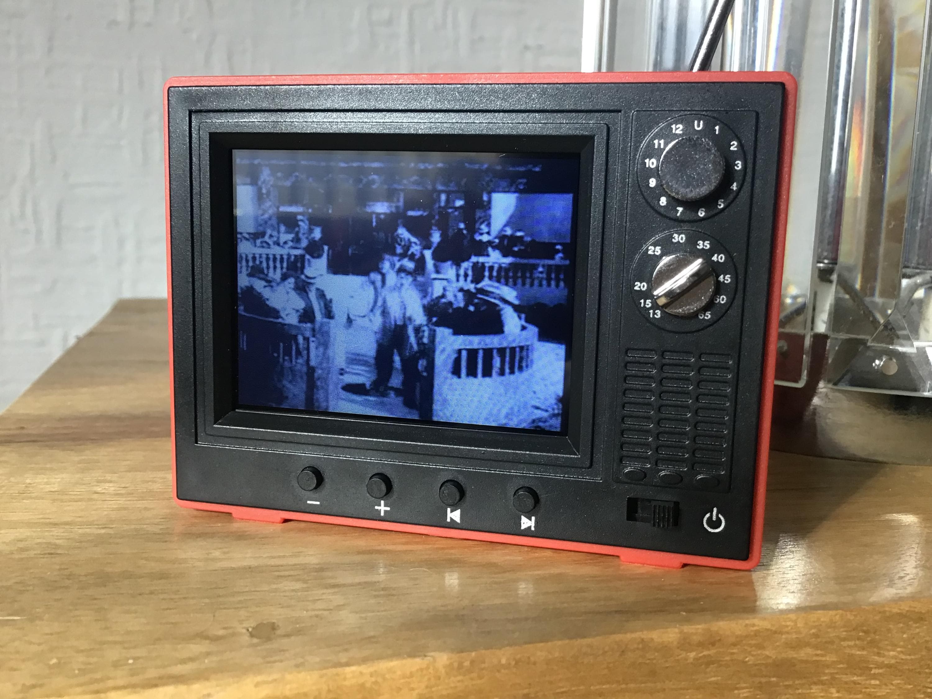 Mini Screen / Retro TV & Video Player - Classic Comedy Collection - Etsy
