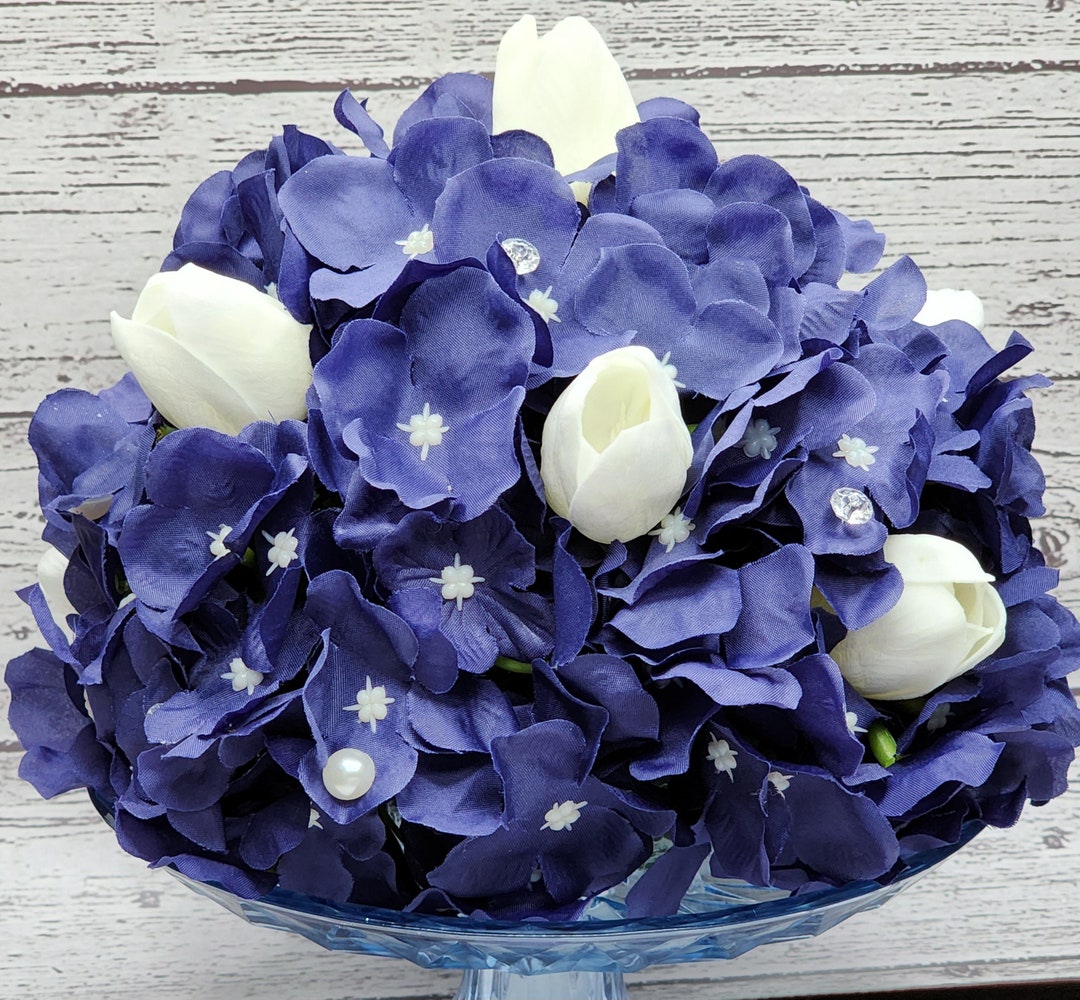 Blue Silk Flower Arrangement: Wedding Table Centerpiece - Etsy