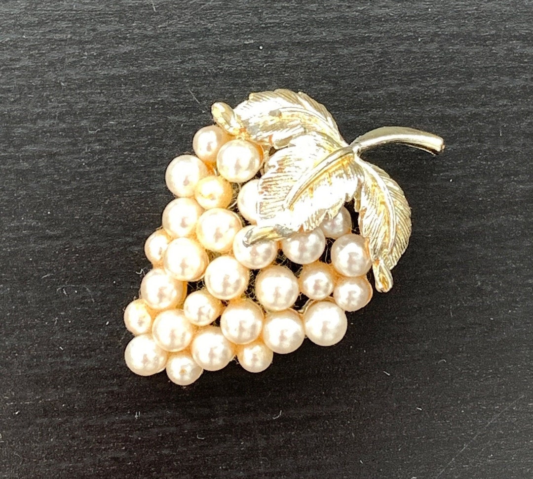Vintage Crown Trifari Grape Cluster Brooch - Etsy