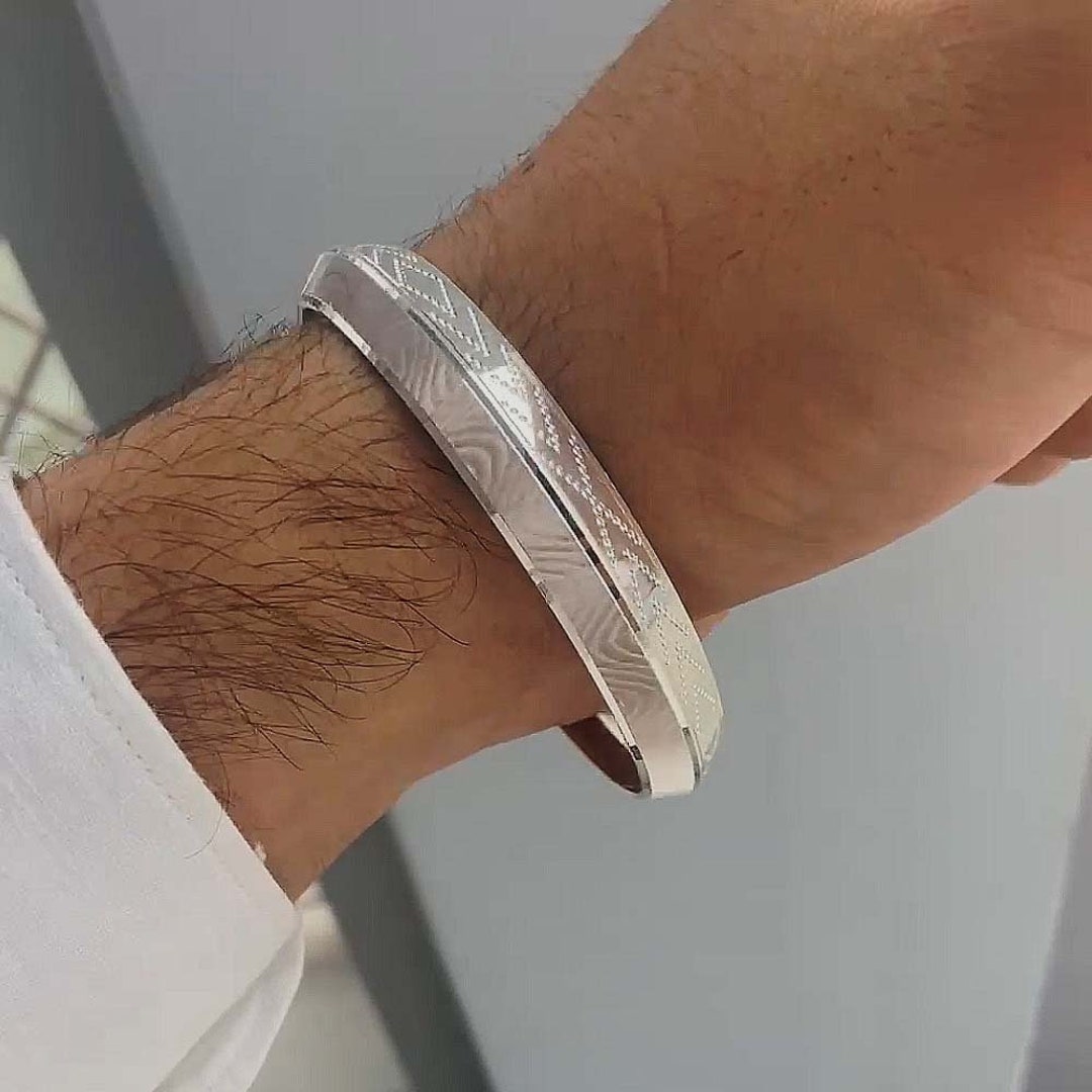 Platinum Finishing V-shape Wave Design Pure Silver Kada for Men, Shubh ...