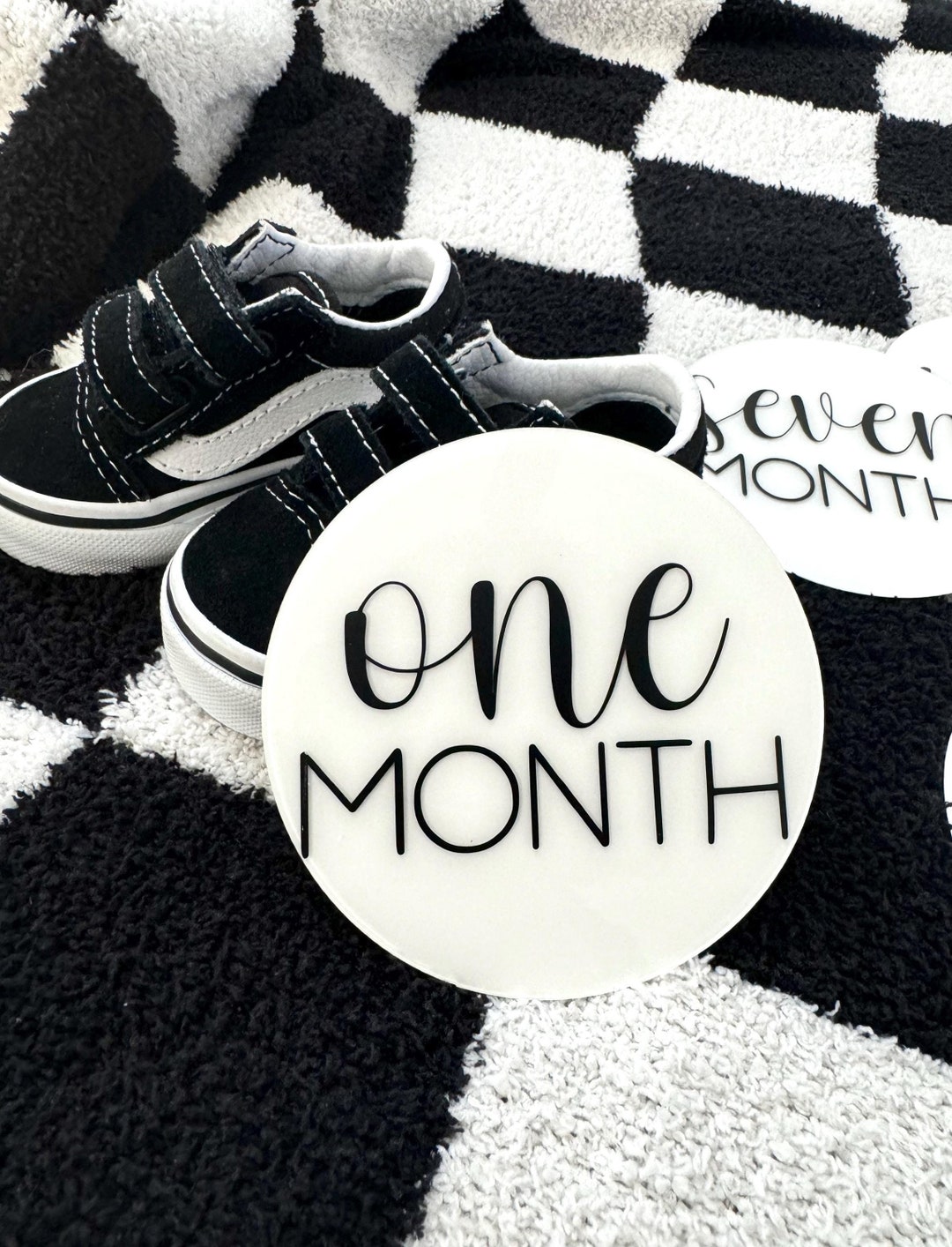 Baby Monthly Milestone Marker Acrylic Milestone Disc Black and White ...