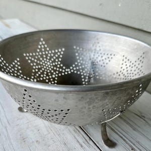 Vintage 1950s Aluminum Star Colander – Farmhouse Kitchen Decor - Etsy