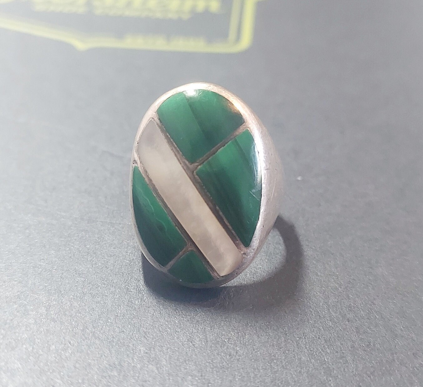 Vintage Unisex Malachite and Mother of Pearl Inlay Ring Size 10 ...