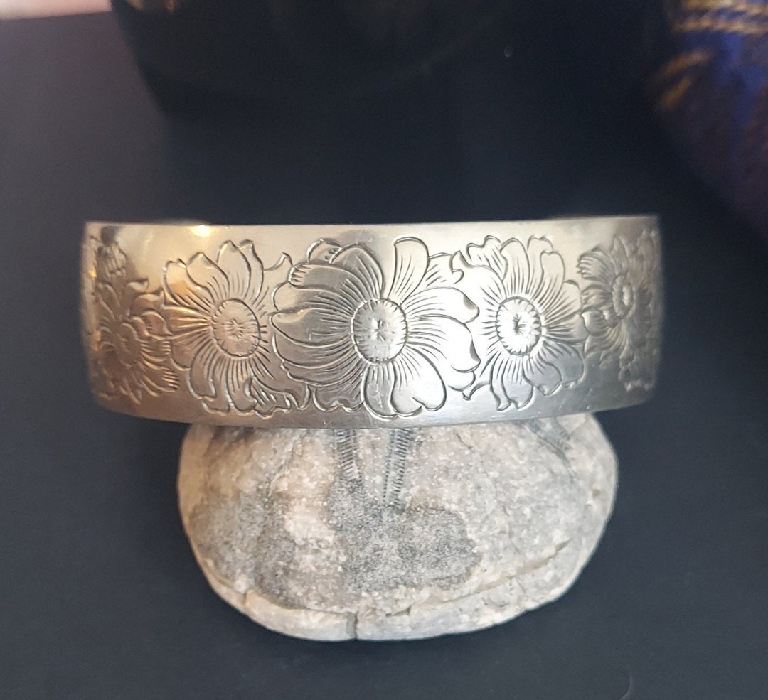 Kirk Pewter Daisy Vintage Cuff Bracelet Signed and Titled "daisy" - Etsy