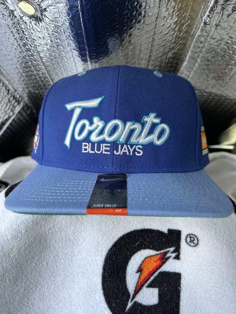 Nike Vintage Two Tone Script Toronto Blue Jays 1990s Adjustable ...