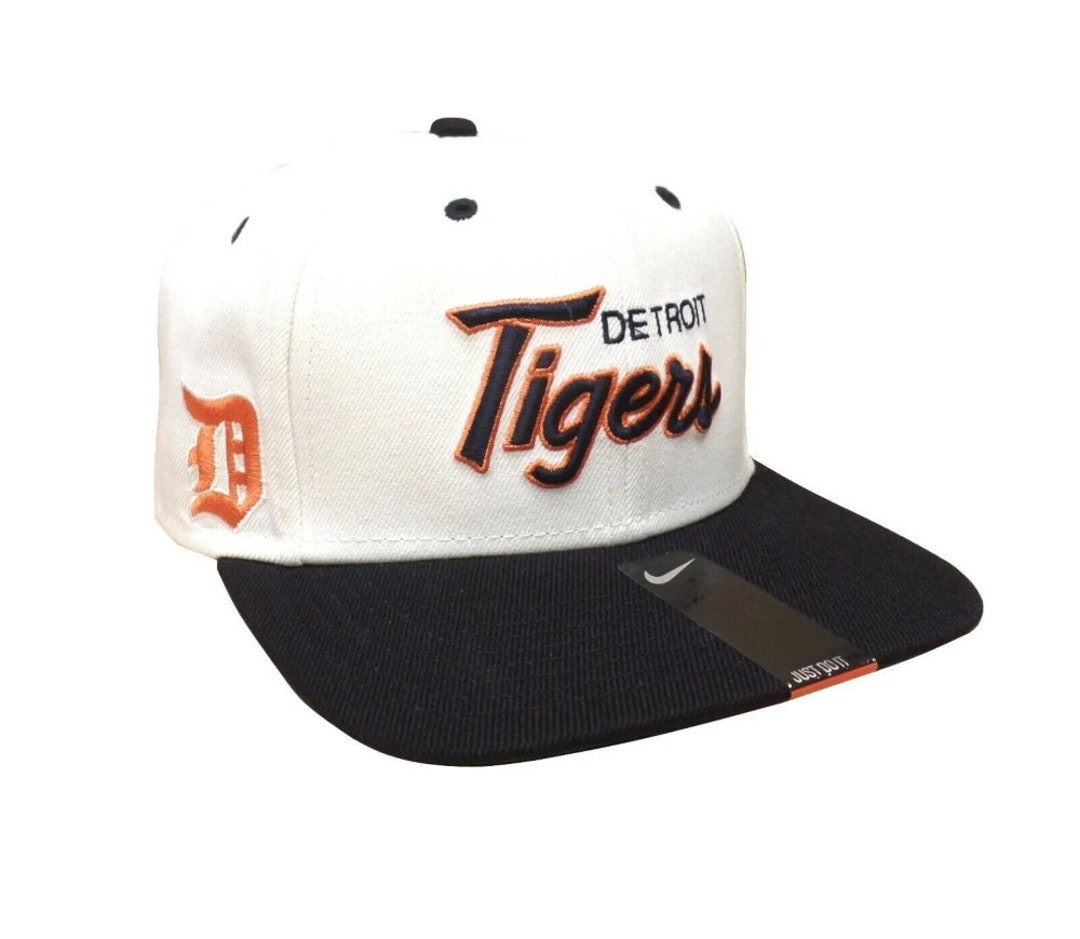 Nike Vintage Two Tone Script Detroit Tigers 1990s Adjustable Snapback ...