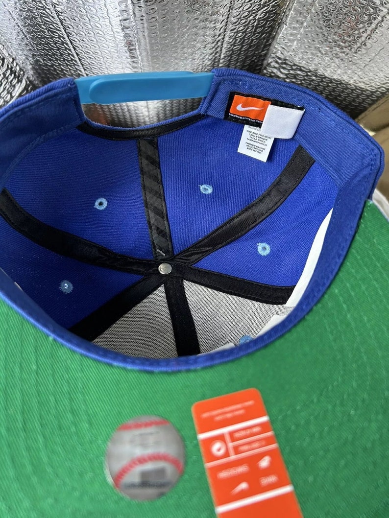 Nike Vintage Two Tone Script Toronto Blue Jays 1990s Adjustable ...