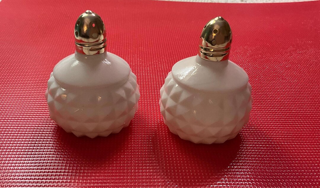 MCM Hobnail Diamond Point Milk Glass Salt and Pepper Shakers Set Japan ...