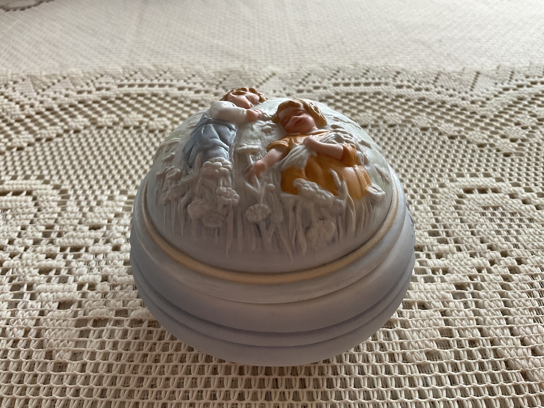 Avon 1985 Music Trinket Box Golden Dreams Porcelain - Etsy