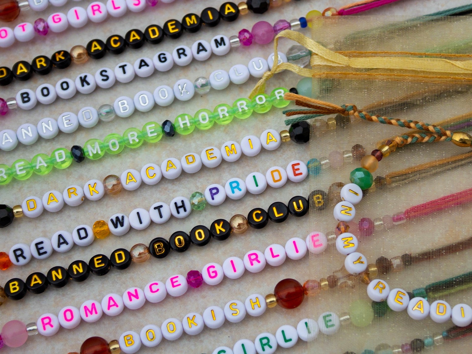 Books & Reading Friendship Bracelets | Dark Academia, Hot Girls Read ...