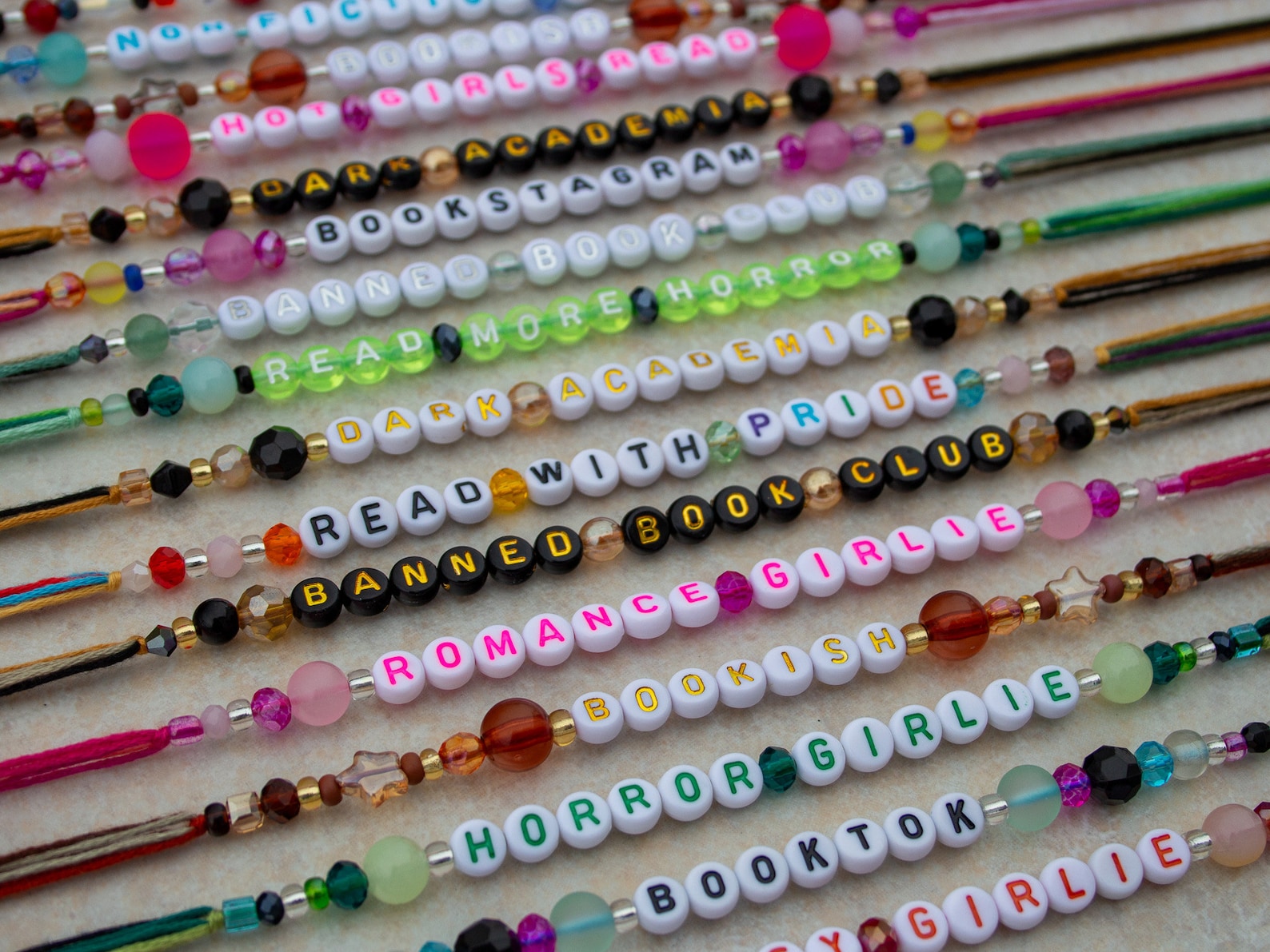 Books & Reading Friendship Bracelets | Dark Academia, Hot Girls Read ...