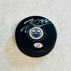 Connor Mcdavid Signed Edmonton Oilers Puck COA - Etsy