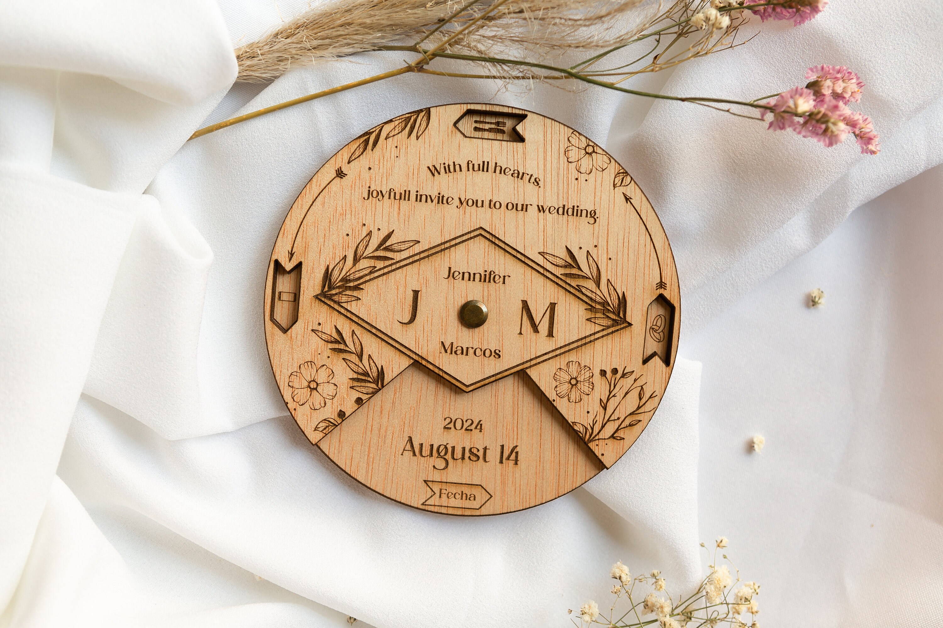 Wooden Rotating Invitation Tigrilla Model Customizable - Etsy UK