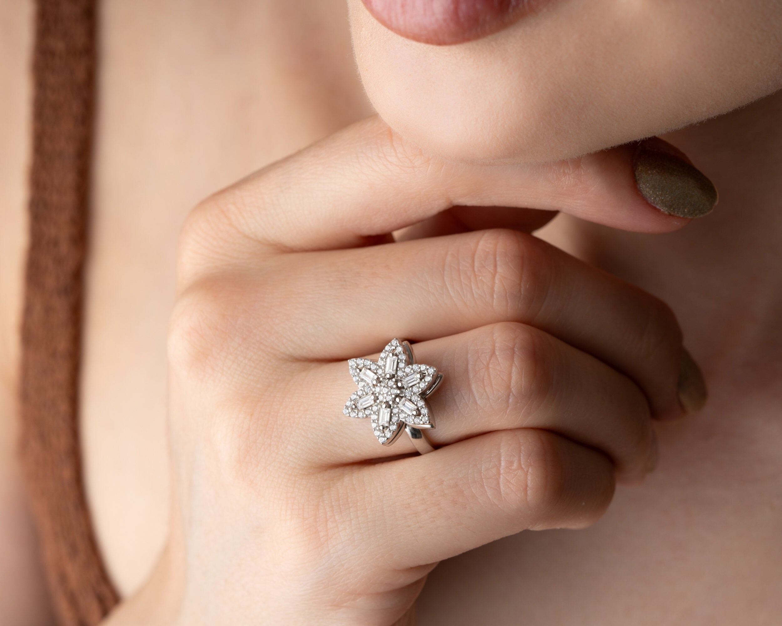 Unique Fidget Lotus Flower Spinner Ring, Anxiety Fidget Flower Ring ...