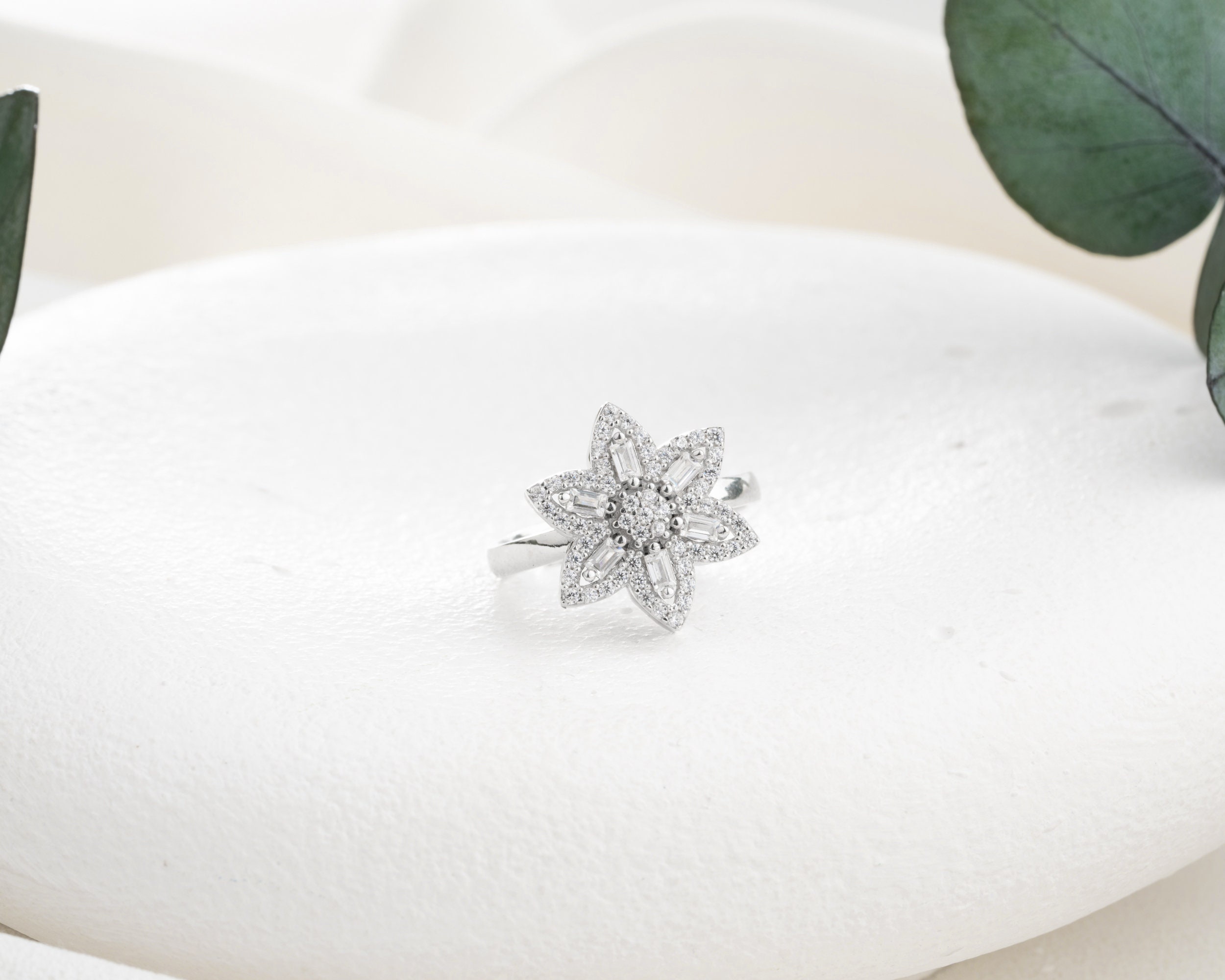 Unique Fidget Lotus Flower Spinner Ring, Anxiety Fidget Flower Ring ...