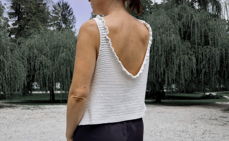 Sleeveless Triangle Top Crochet Pattern | Free Video Tutorial | Ruffle ...