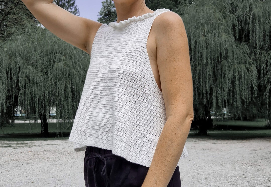 Sleeveless Triangle Top Crochet Pattern | Free Video Tutorial | Ruffle ...