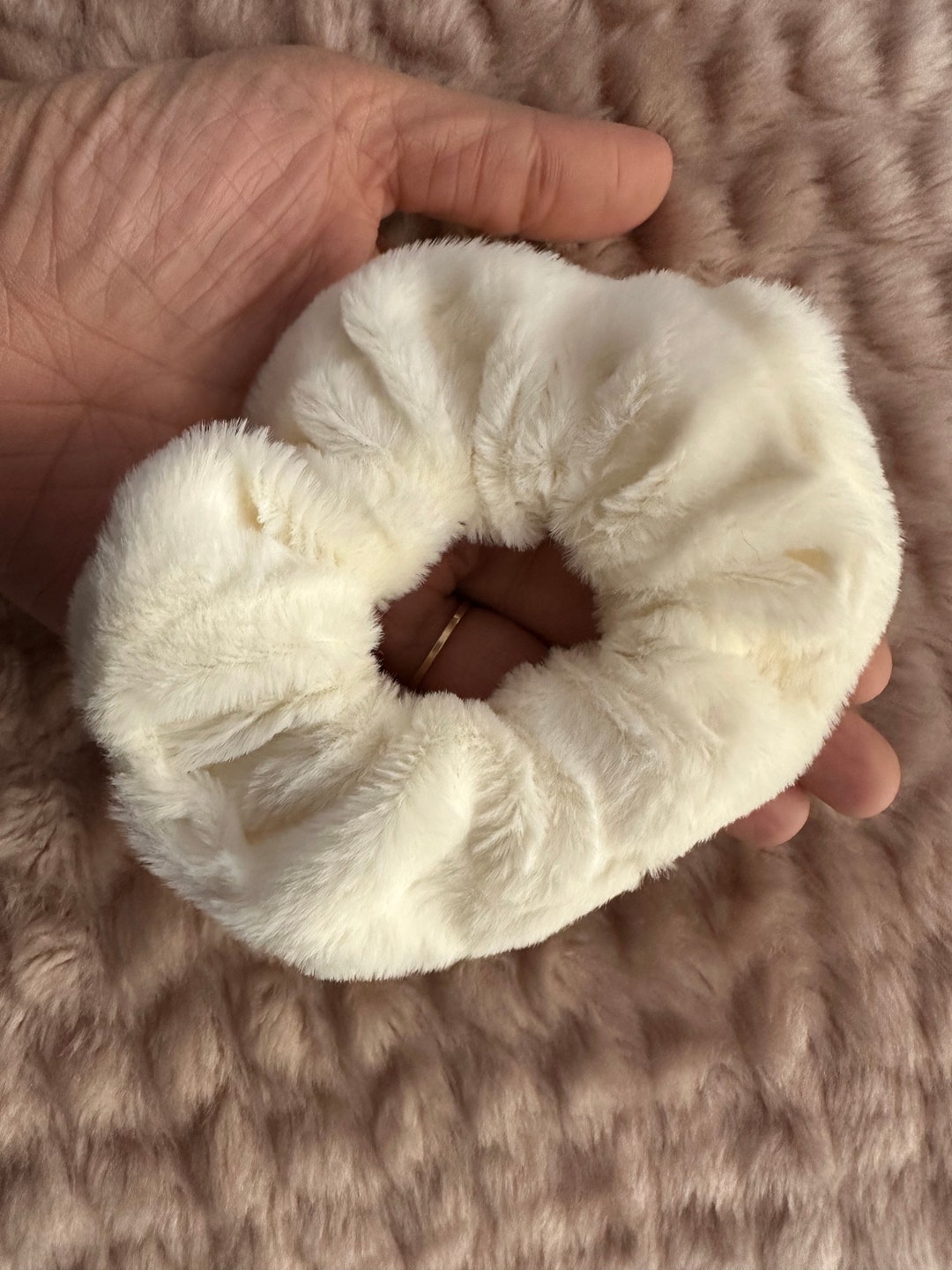 Oversize Beige Plush Scrunchie Gift Set | Supersoft XL-S Scrunchies ...