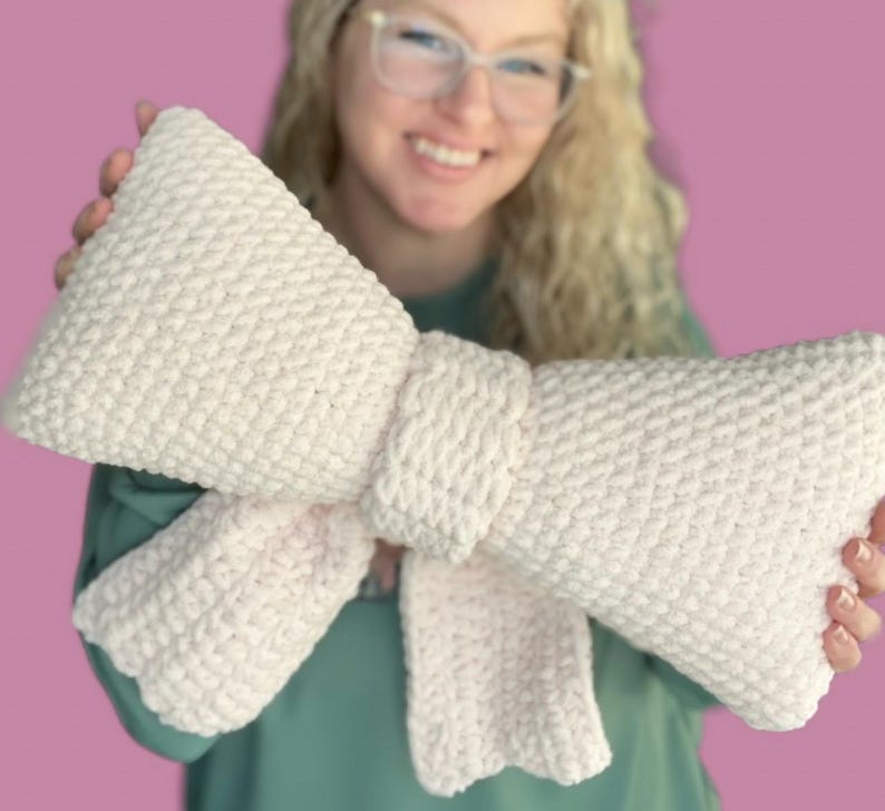 Love-me-knot Bow Pillow Crochet Pattern: Bulky Yarn Decor (PDF Pattern ...