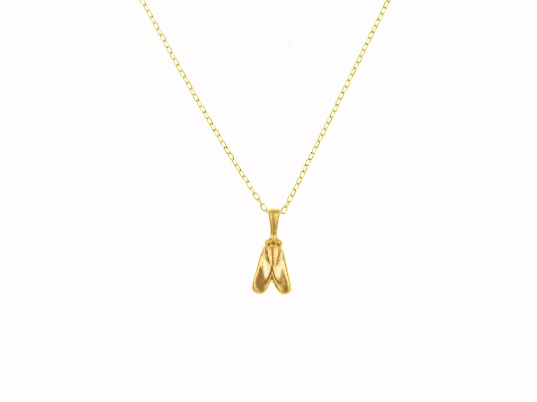 14k Gold Fly Pendant: Dainty Animal Necklace, Unisex Jewelry - Etsy