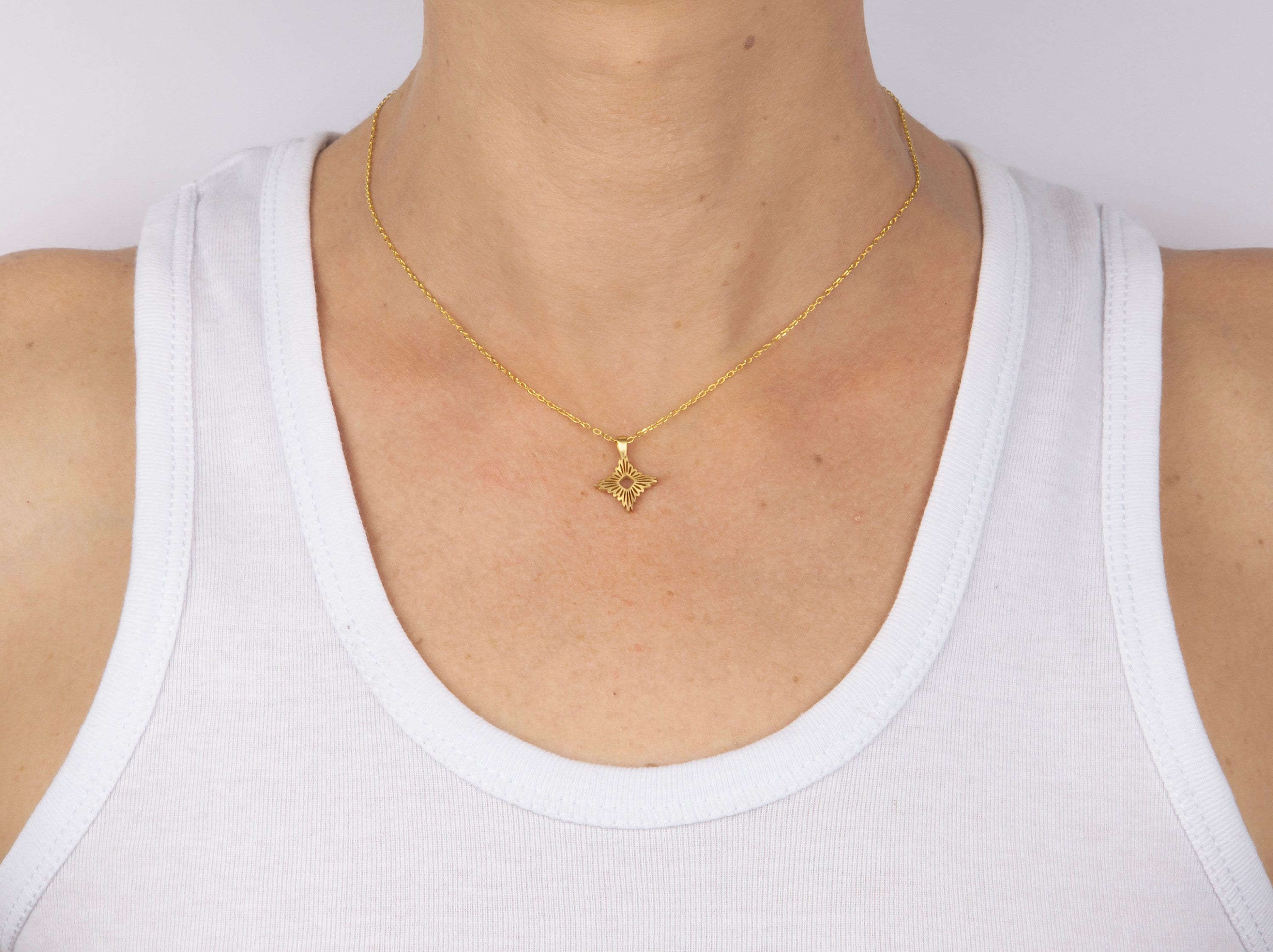 14k Solid Gold North Star Pendant: Polaris Necklace, Unisex Charm - Etsy