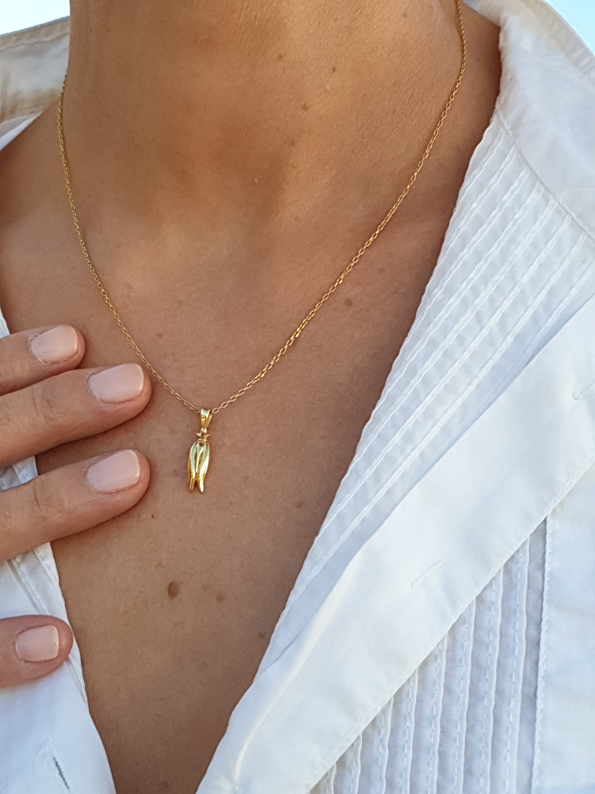 14k Solid Gold Cicada Pendant: Dainty Animal Necklace - Etsy