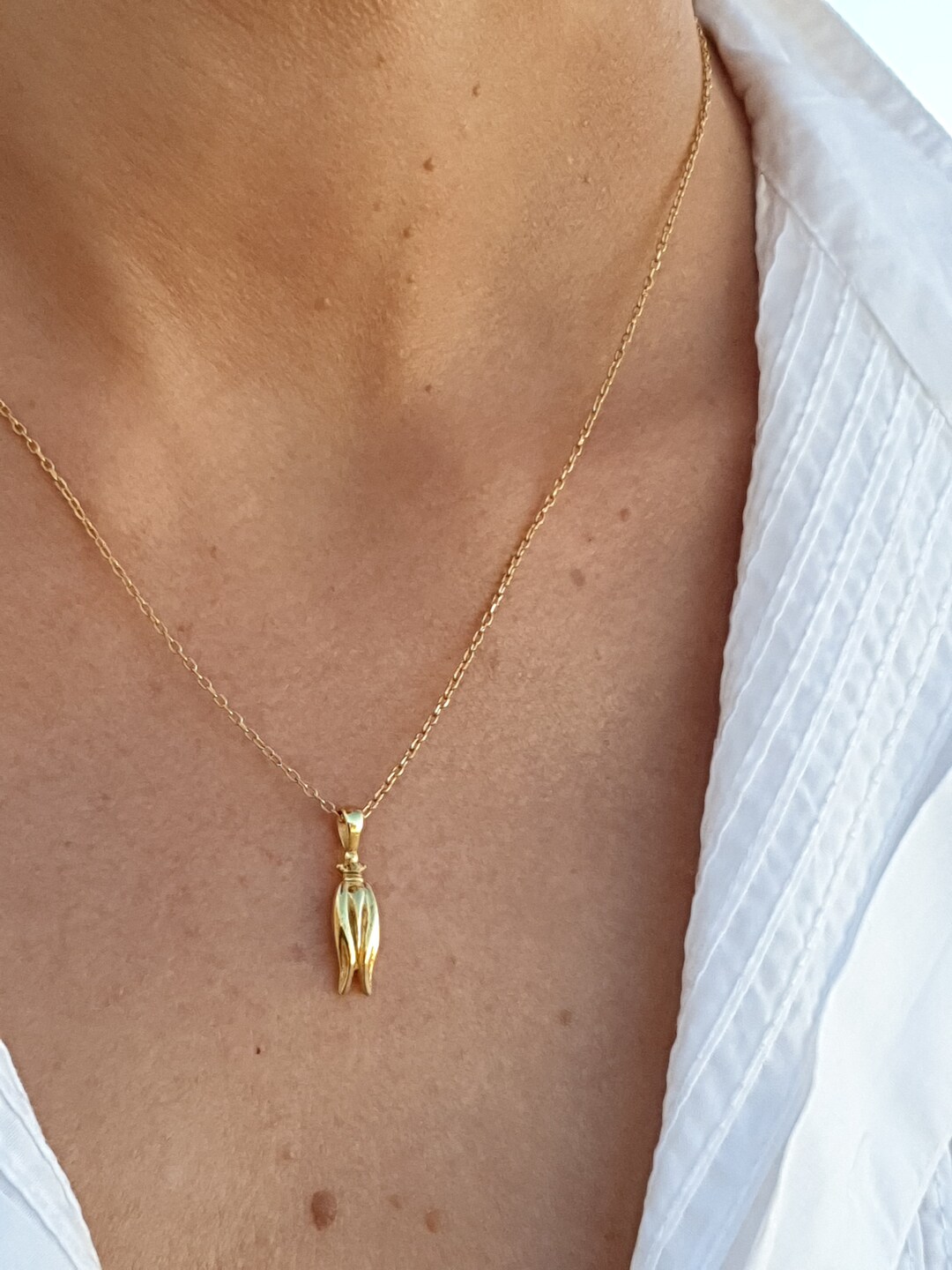 14k Solid Gold Cicada Pendant: Dainty Animal Necklace - Etsy