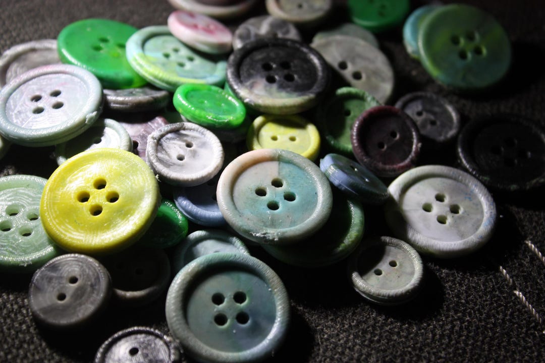 Recycled Plastic Buttons 3/4 Inch and 1-inch Buttons 15 Each Total 30 ...
