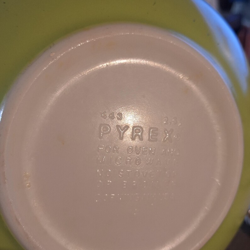 Vintage Pyrex Green Daisy Crazy Daze Spring Medow 2.5 Qt. Mixing Bowl ...