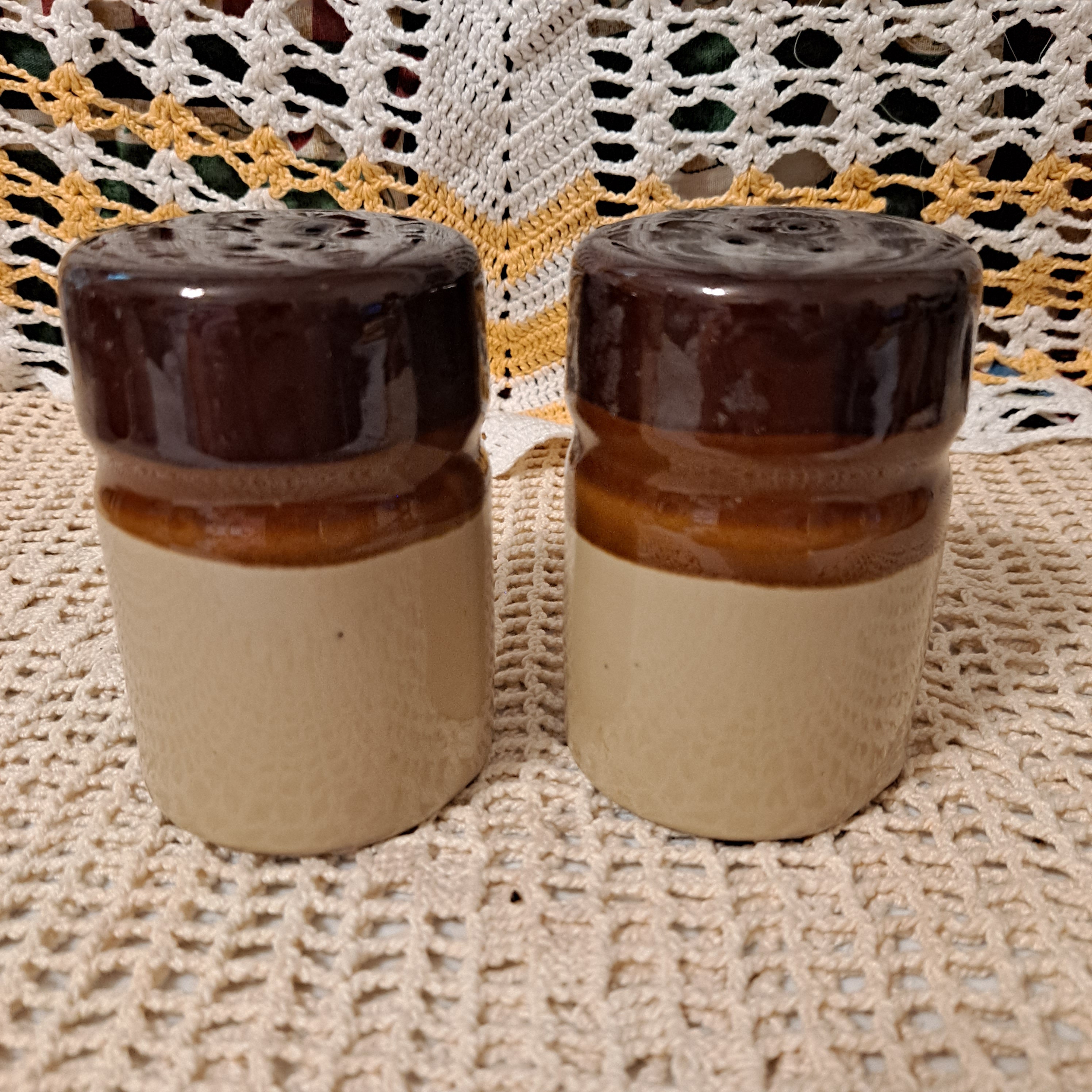 Vintage Brown Drip Style Crock Style Salt and Pepper Shaker Set **NO ...