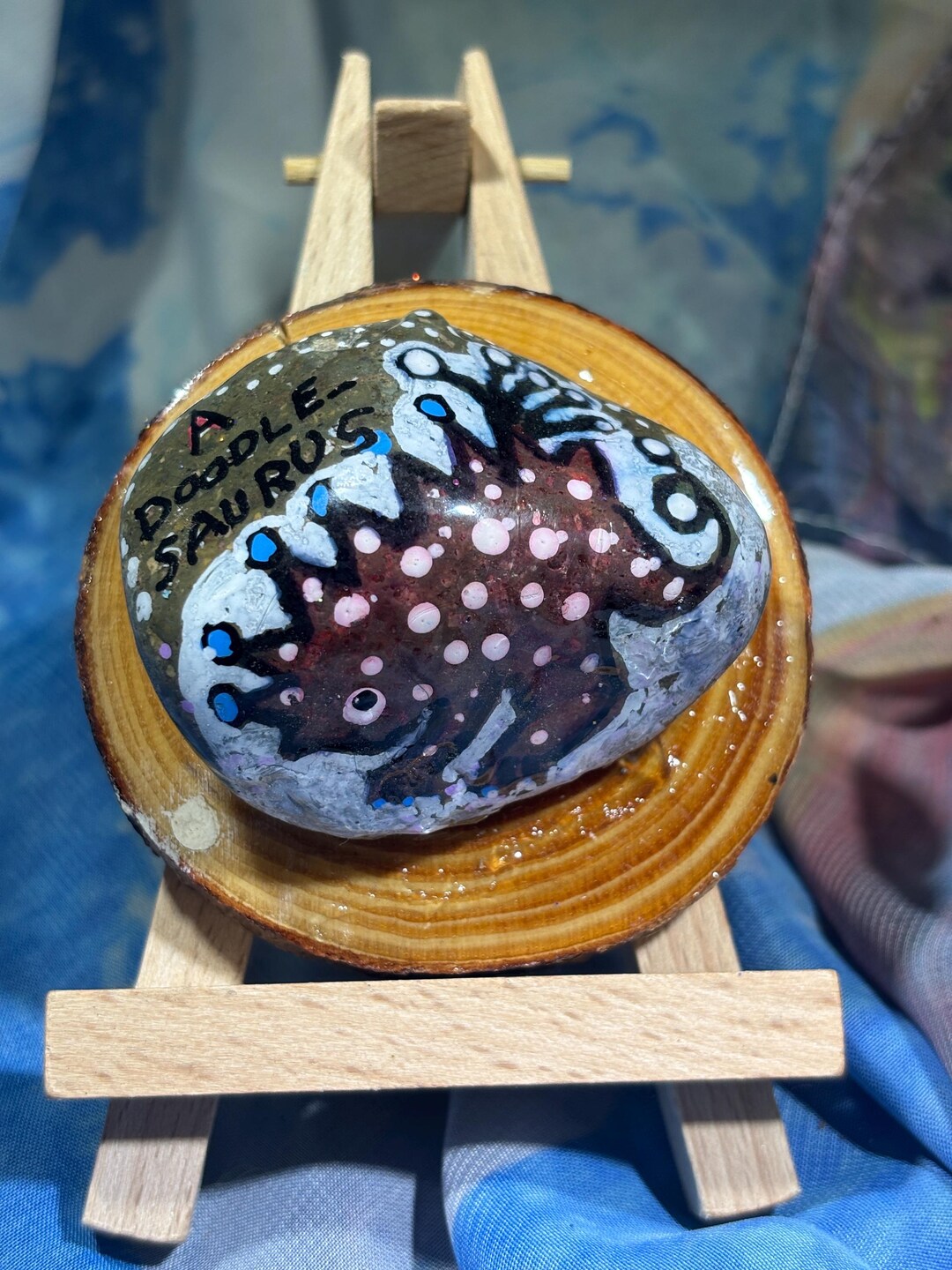 A DOODLESAURUS Small Rock Art on a Wooden Easel to Keep Doodlers Company! Hand Painted OOAK - Etsy