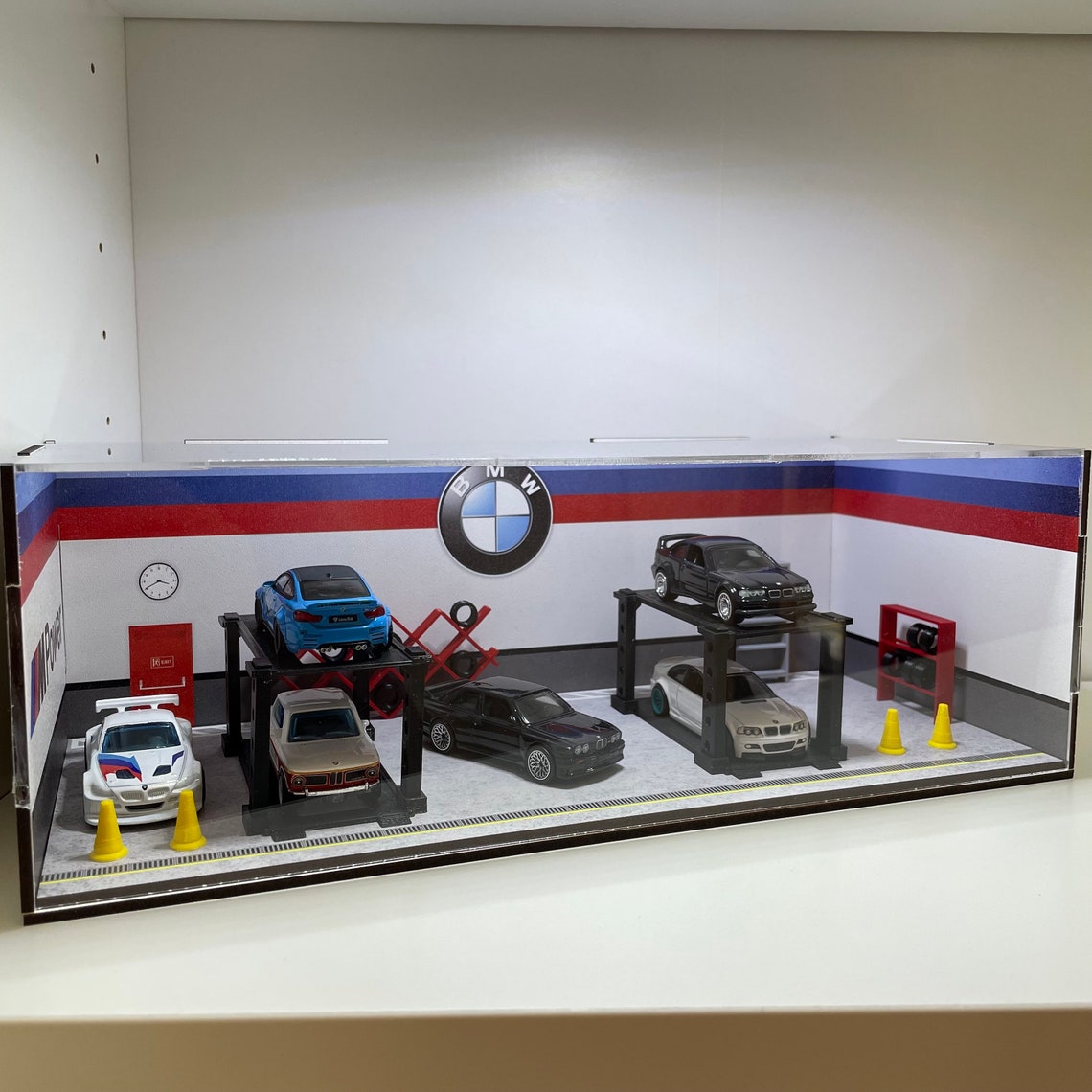 1:64 Scale Diorama for Diecast Cars Free Customizable Diorama Garage ...