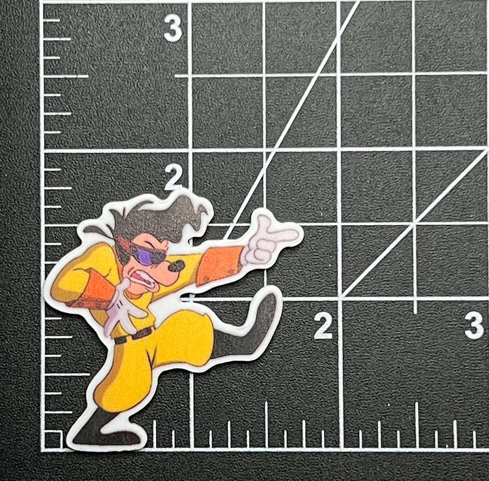 Disney's Max Flat Back Resin | Goofy | Hair Bow Center, Key Ring ...